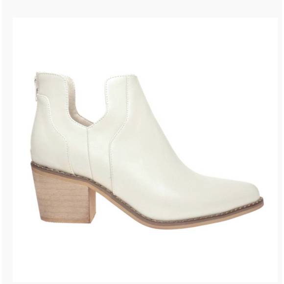 Pierre Dumas | Shoes | New Pierre Dumas Pep Step Ankle Booties In Cream ...